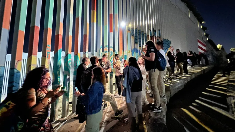 Enrique Chiu, creador del Mural de la Hermandad, ante orden de pintar ...